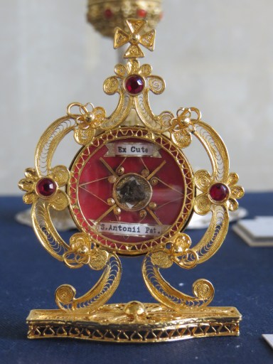 Ex Indumentis: Religious Medals and Relics of Saints | Reliquarian
