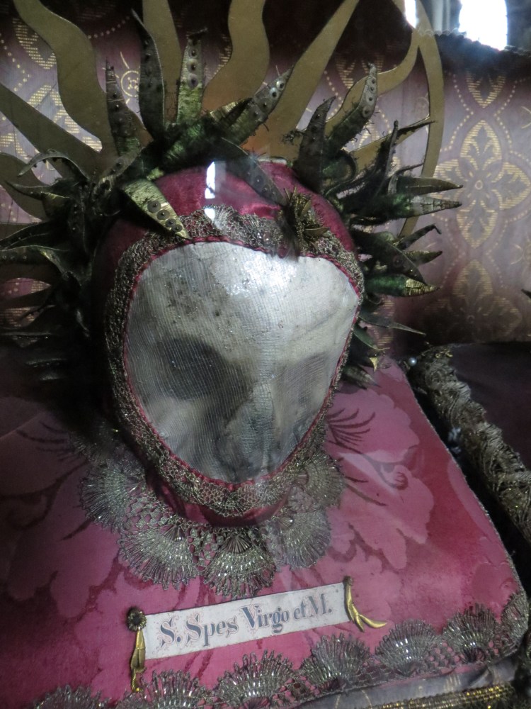 The Catacomb Saints: Bedazzled Skeletons of the Counter-Reformation ...