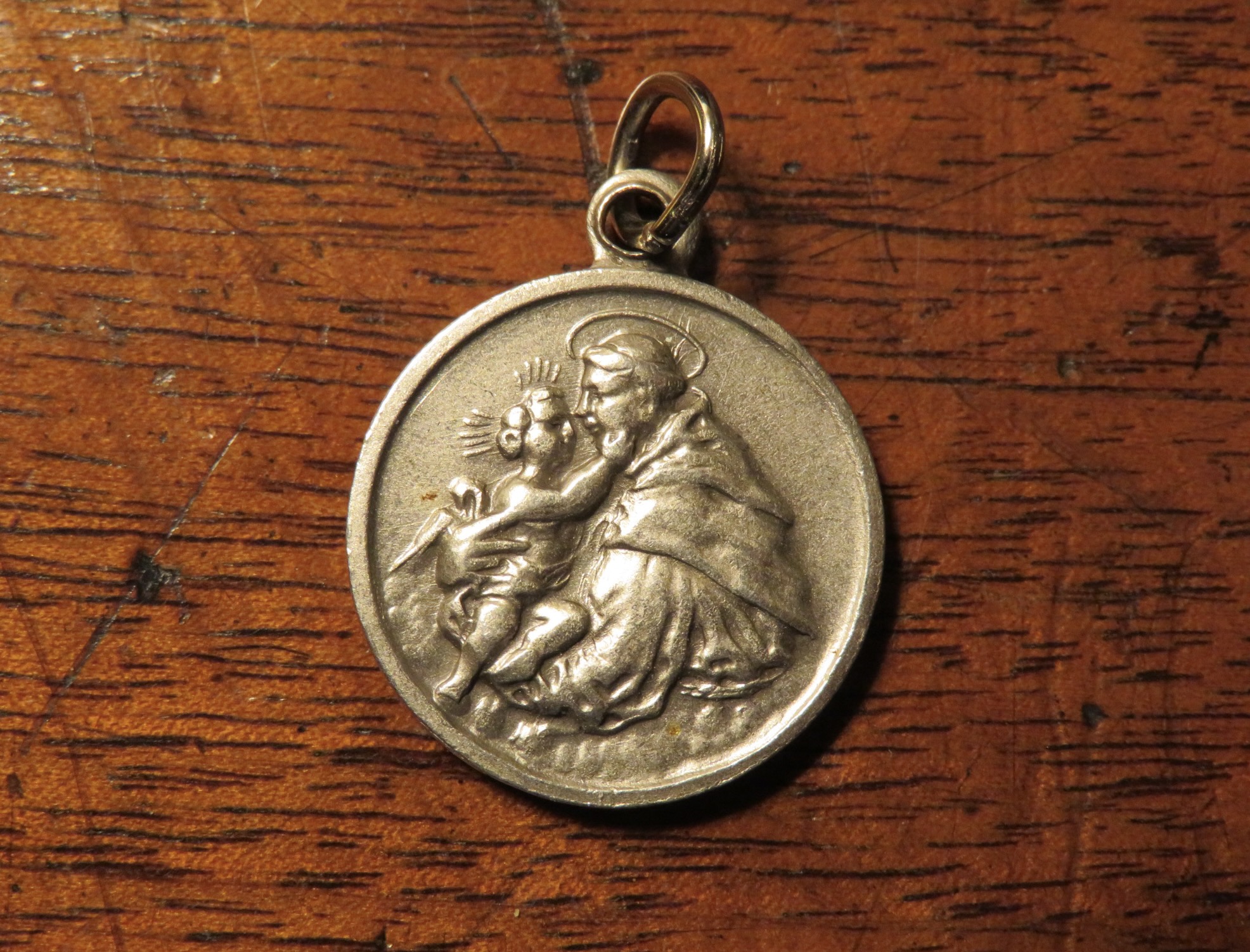 Ex Indumentis: Religious Medals and Relics of Saints | Reliquarian